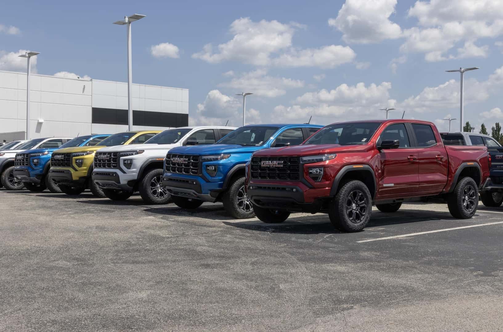 Head-to-Head: 2025 GMC Canyon vs. 2025 Chevrolet Colorado