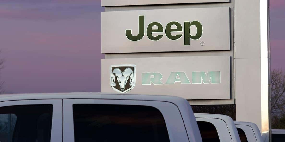 Jeep Gladiator vs Ram 1500: Adventure, Power, & Specs